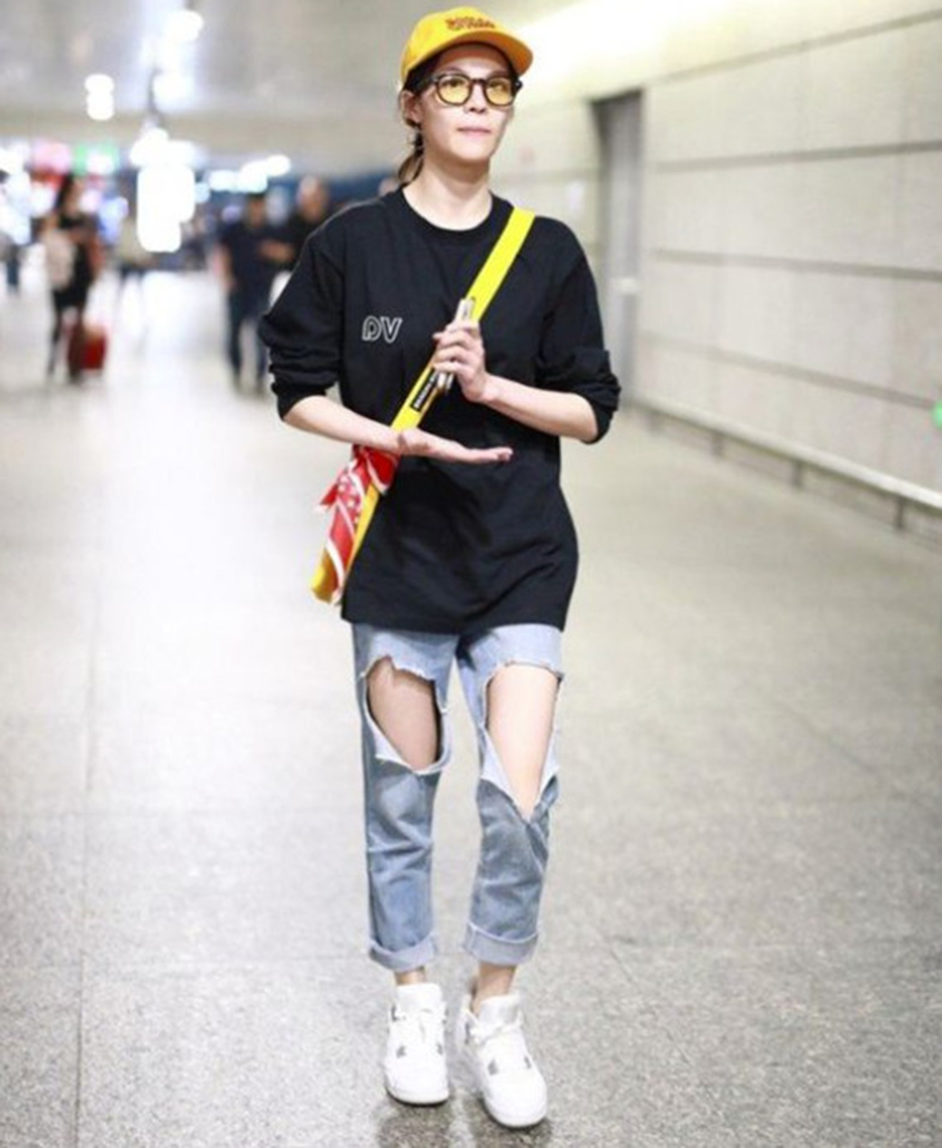 夏天就是要繽紛有色彩！8種黃色棒球帽穿搭風格建議